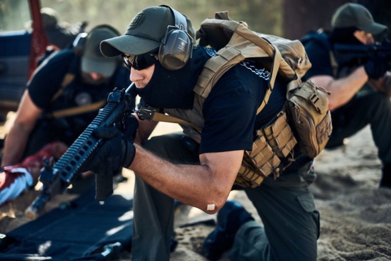 How to Choose Tactical Clothes? - Young Leaders