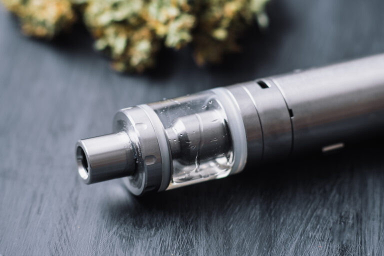 Nicotine Vape or Weed Vape: Which is Better to Quit Smoking